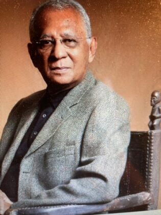 Notre adieu au grand écrivain Henri Lopes, qui savait "pleurer-rire ...